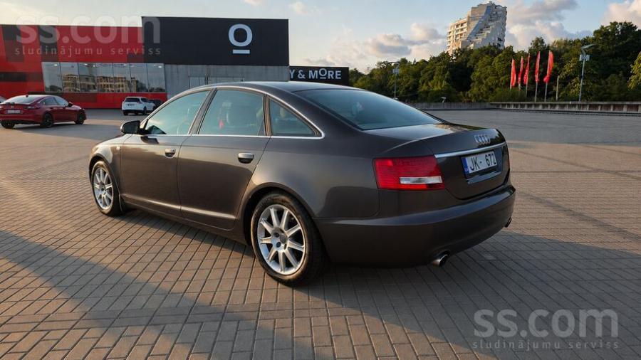 Audi A6 2004 in Riga, with an engine capacity of 3.20 L and mileage of 265 thousand km for 2400 €, photo 4 on AUTOMOTO.COM.LV