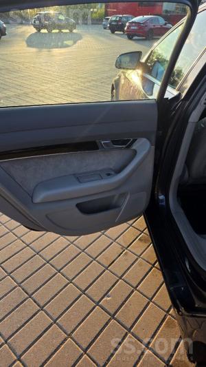 Audi A6 2004 in Riga, with an engine capacity of 3.20 L and mileage of 265 thousand km for 2400 €, photo 15 on AUTOMOTO.COM.LV