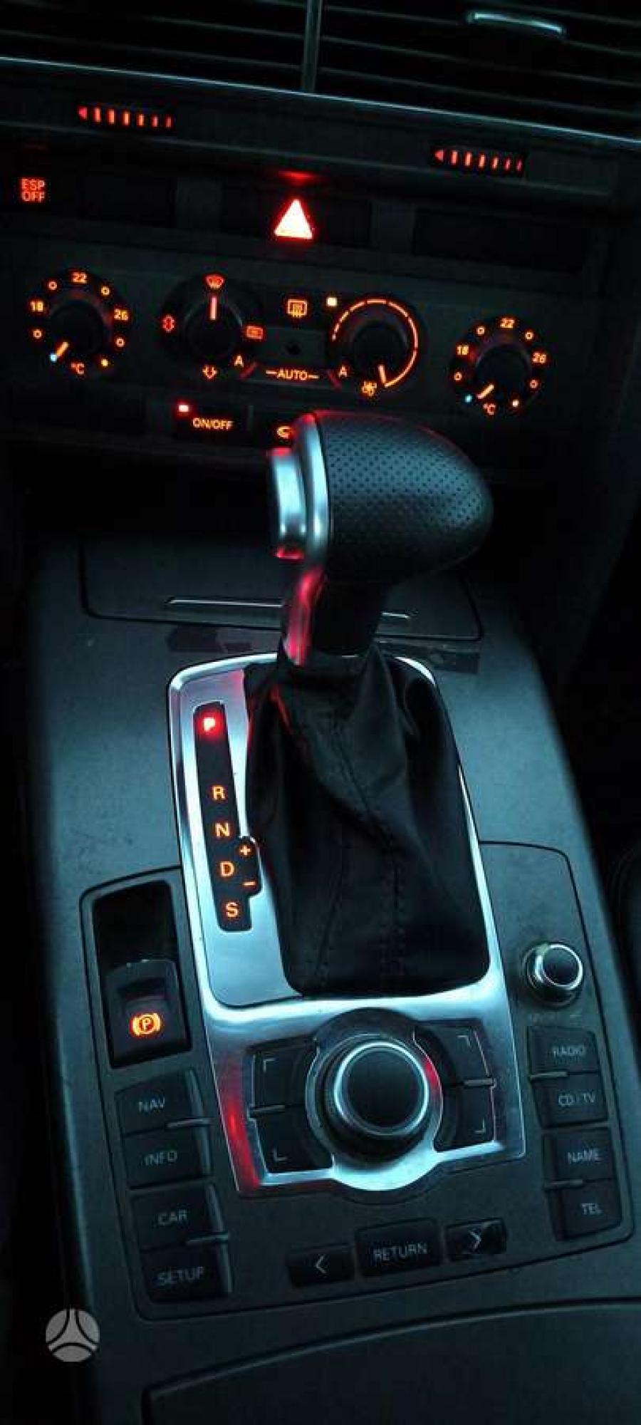 Audi A6 2005 in Vilnius, with an engine capacity of 3.00 L and mileage of 402 thousand km for 1400 €, photo 5 on AUTOMOTO.COM.LV