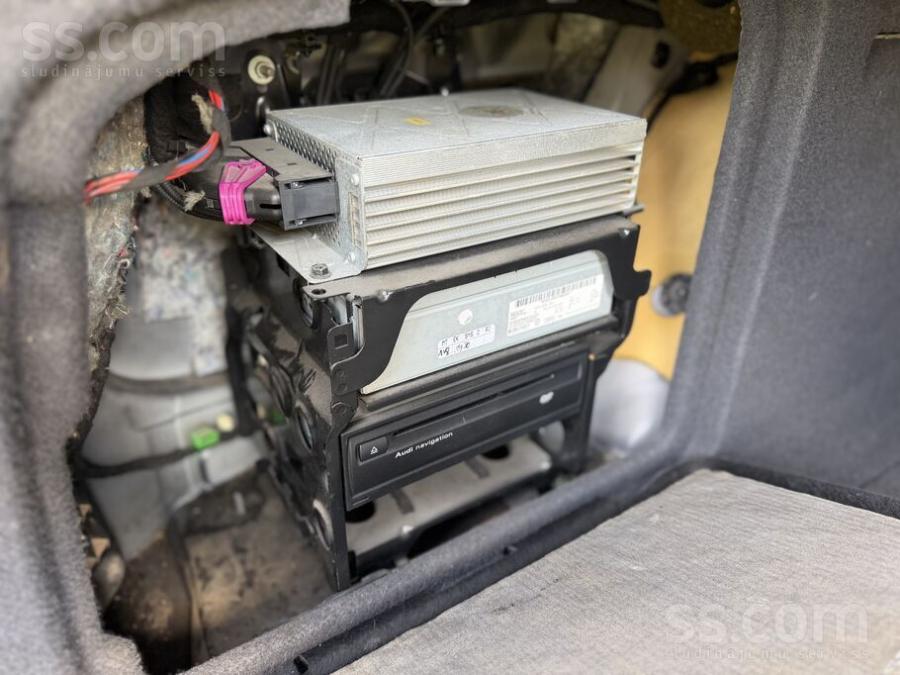 Audi A6 2005 Rīga, ar dzinēja tilpumu 3.00 L un nobraukumu 303 tūkst. km par 2500 €, foto 14 vietnē AUTOMOTO.COM.LV