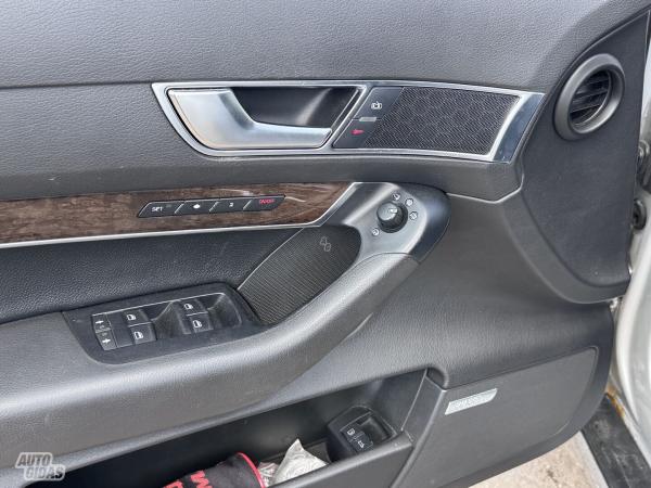 Audi A6 2006 in Siauliai, with an engine capacity of 4.20 L and mileage of 326 thousand km for 2950 €, photo 9 on AUTOMOTO.COM.LV