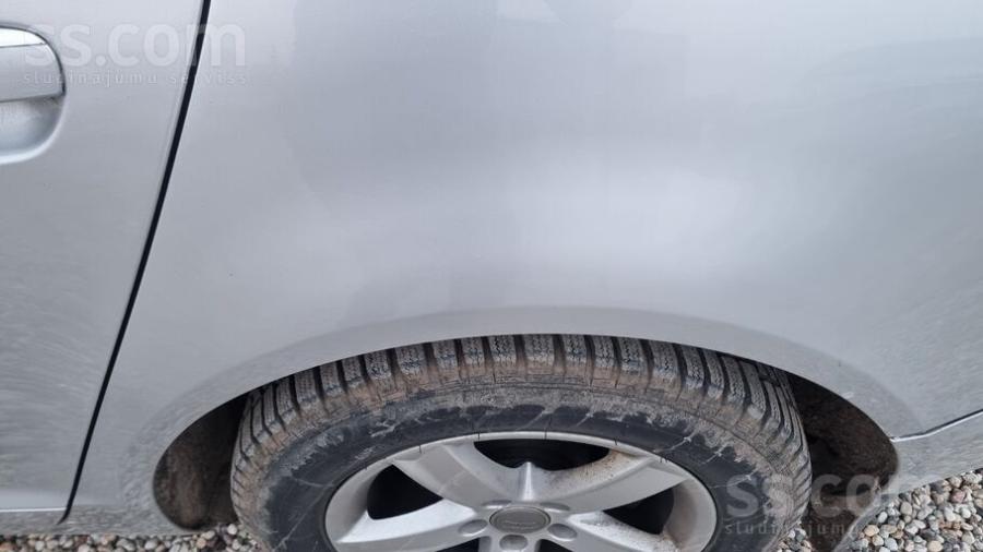 Audi A6 2007 Cēsis, ar dzinēja tilpumu 2.70 L un nobraukumu 356 tūkst. km par 2700 €, foto 15 vietnē AUTOMOTO.COM.LV