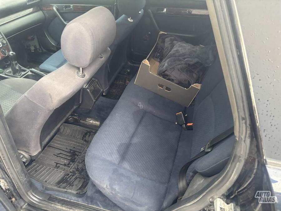 Audi A6 1995 Jurbarkas, ar dzinēja tilpumu 2.50 L un nobraukumu 413 tūkst. km par 950 €, foto 14 vietnē AUTOMOTO.COM.LV