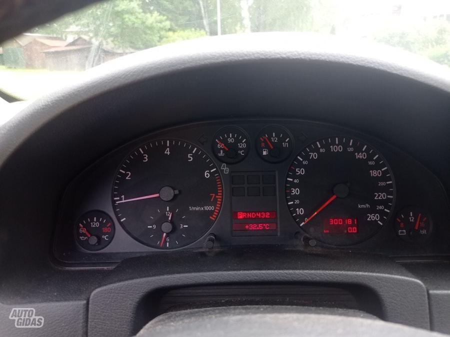 Audi A6 1998 in Vilnius, with an engine capacity of 2.40 L and mileage of 300 thousand km for 800 €, photo 7 on AUTOMOTO.COM.LV