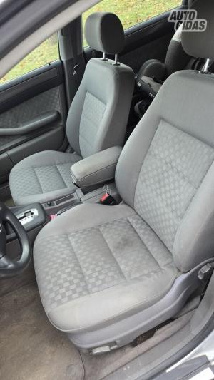 Audi A6 2002 in Prienai, with an engine capacity of 2.50 L and mileage of 223 thousand km for 1000 €, photo 6 on AUTOMOTO.COM.LV
