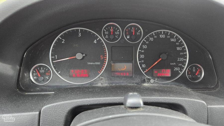 Audi A6 2002 in Prienai, with an engine capacity of 2.50 L and mileage of 223 thousand km for 1000 €, photo 10 on AUTOMOTO.COM.LV