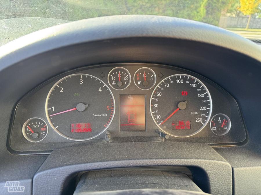 Audi A6 2004 in Vilnius, with an engine capacity of 2.50 L and mileage of 304 thousand km for 1100 €, photo 11 on AUTOMOTO.COM.LV