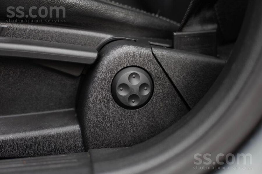 Audi A6 2009 in Riga, with an engine capacity of 3.00 L and mileage of 321 thousand km for 6290 €, photo 16 on AUTOMOTO.COM.LV