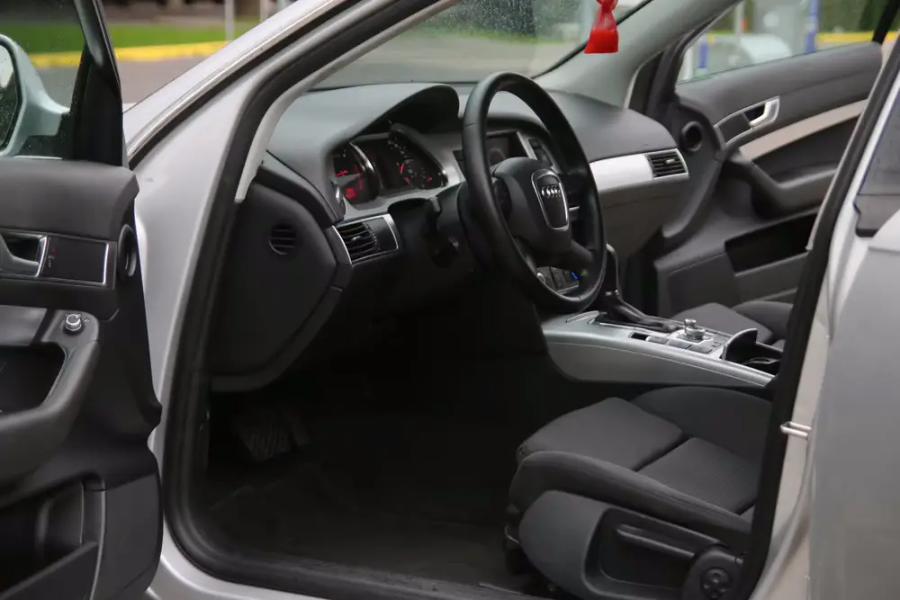 Audi A6 2009 Rīga, ar dzinēja tilpumu 2.70 L un nobraukumu 317 tūkst. km par 4990 €, foto 8 vietnē AUTOMOTO.COM.LV