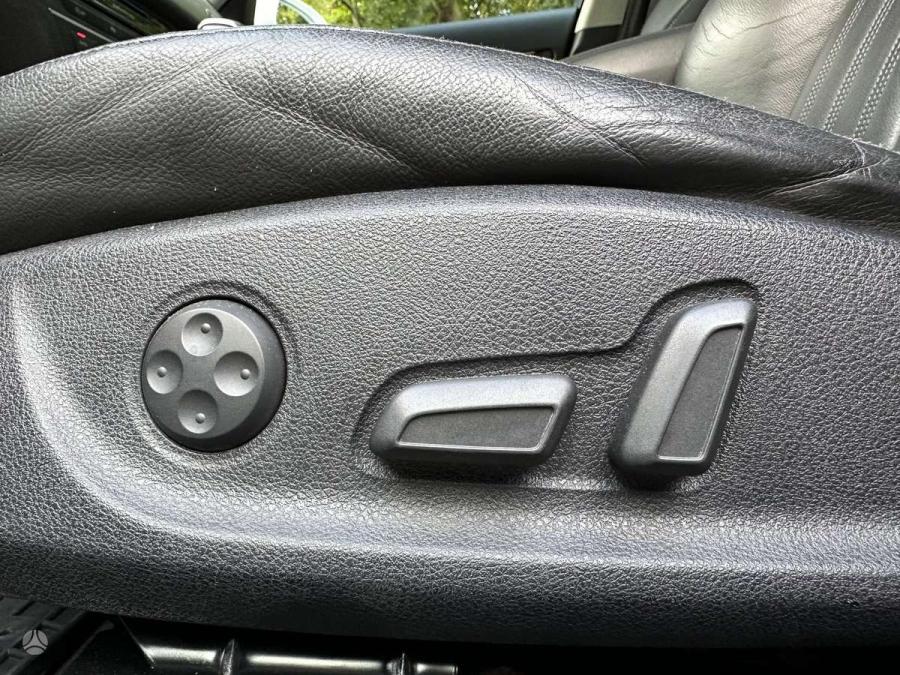 Audi A6 2011 in Taurage, with an engine capacity of 2.97 L and mileage of 306 thousand km for 7900 €, photo 25 on AUTOMOTO.COM.LV