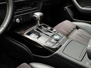Audi A6 2012 in Klaipeda, with an engine capacity of 2.97 L and mileage of 200 thousand km for 12950 €, photo 39 on AUTOMOTO.COM.LV