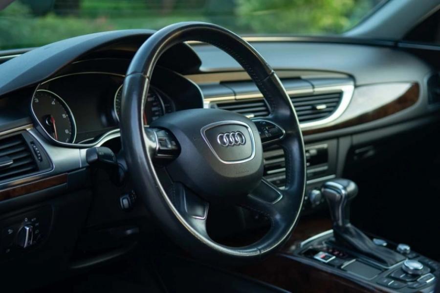 Audi A6 2013 in Riga, with an engine capacity of 3.00 L and mileage of 304 thousand km for 9700 €, photo 20 on AUTOMOTO.COM.LV