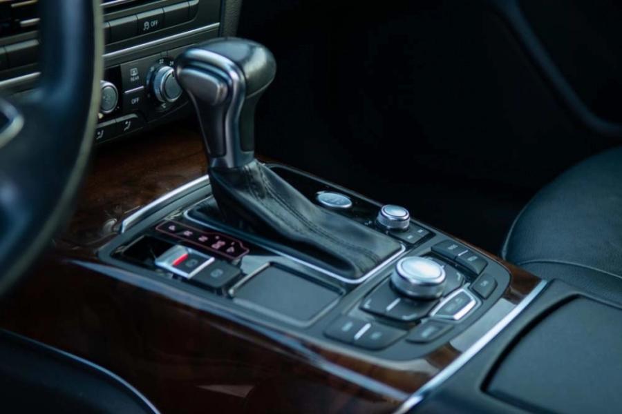 Audi A6 2013 in Riga, with an engine capacity of 3.00 L and mileage of 304 thousand km for 9700 €, photo 24 on AUTOMOTO.COM.LV