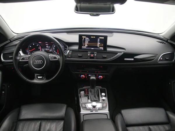 Audi A6 2015 in Vilnius, with an engine capacity of 3.00 L and mileage of 241 thousand km for 16299 €, photo 2 on AUTOMOTO.COM.LV