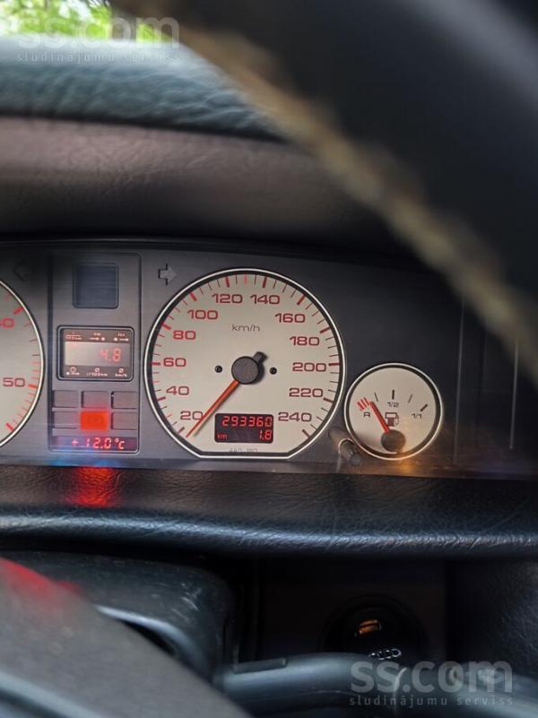 Violet Audi A6 1997 in Riga, with an engine capacity of 2.50 L and mileage of 393 thousand km for 3200 €, photo 6 on AUTOMOTO.COM.LV