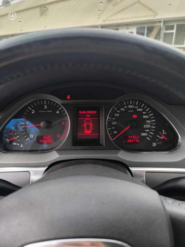 Violet Audi A6 2005 in Marijampole, with an engine capacity of 2.70 L and mileage of 284 thousand km for 1800 €, photo 5 on AUTOMOTO.COM.LV