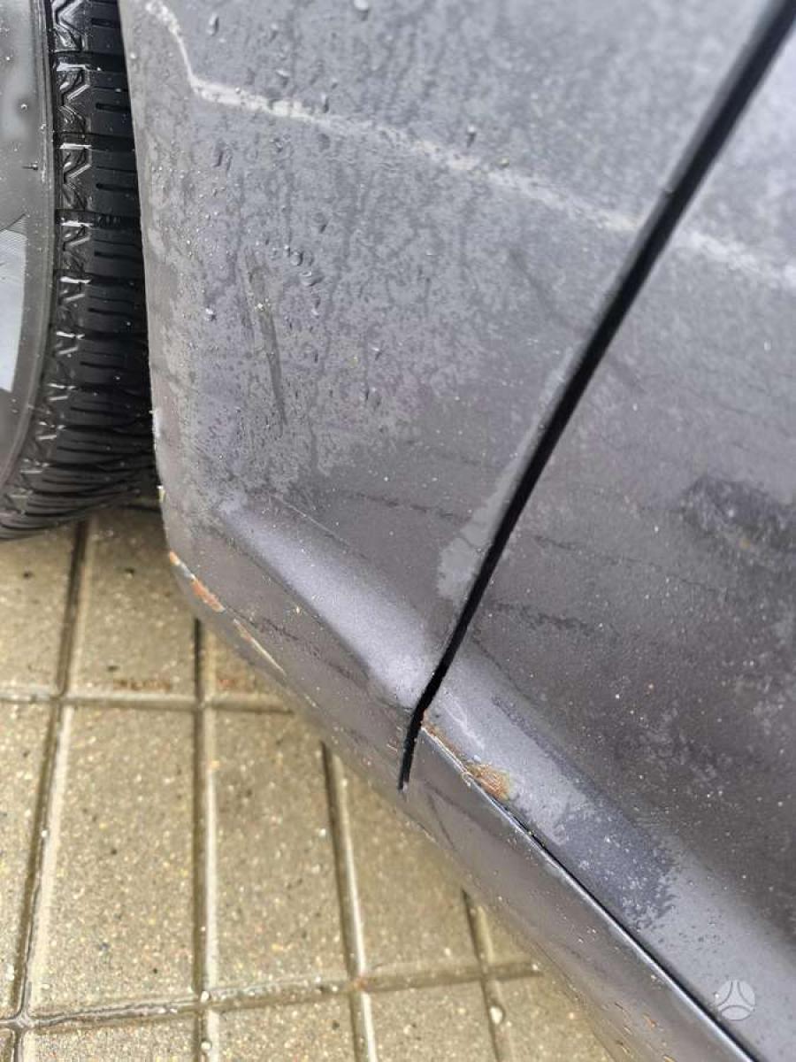 Violets Audi A6 2005 Marijampole, ar dzinēja tilpumu 2.70 L un nobraukumu 284 tūkst. km par 1800 €, foto 25 vietnē AUTOMOTO.COM.LV