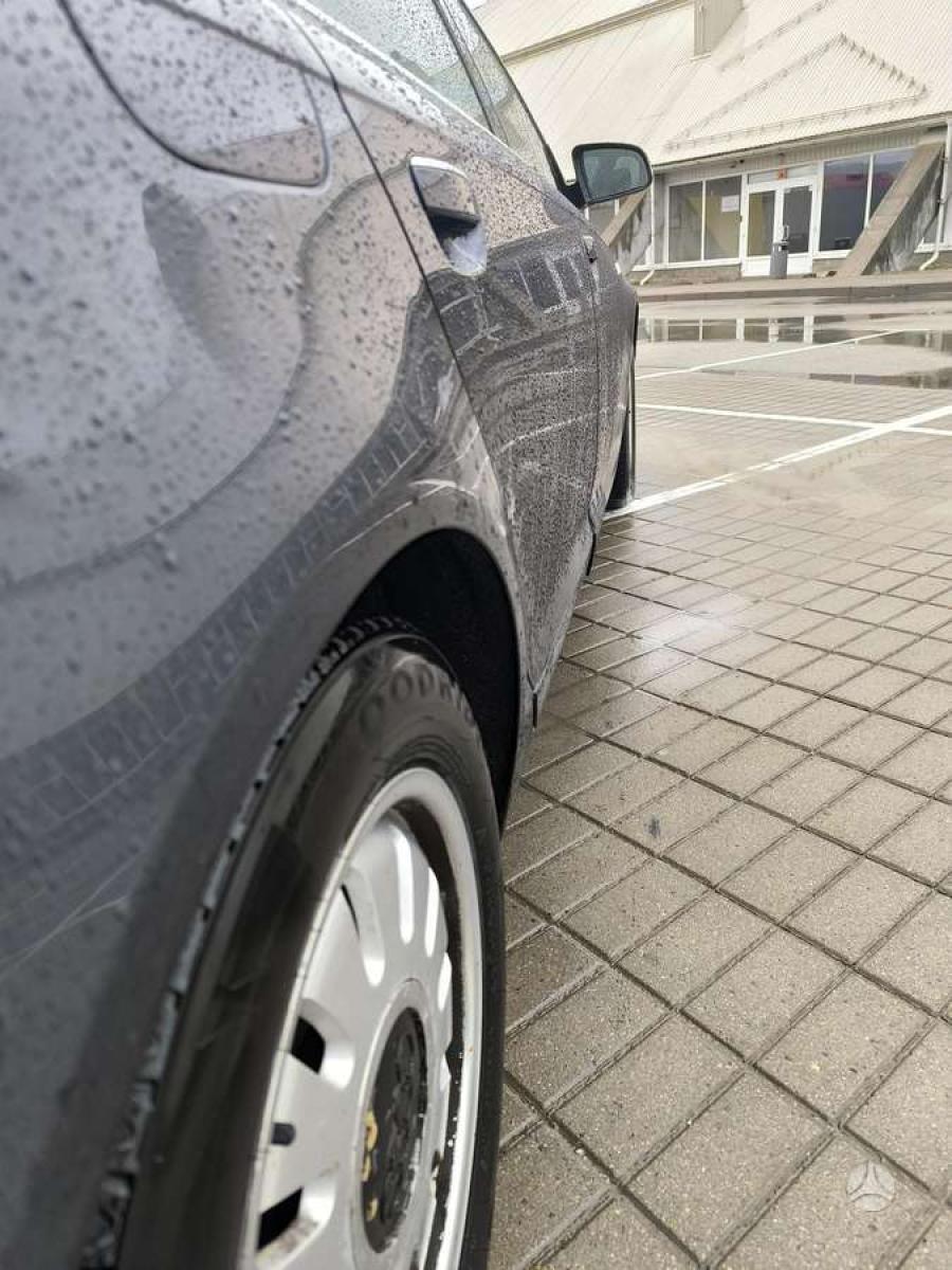 Violets Audi A6 2005 Marijampole, ar dzinēja tilpumu 2.70 L un nobraukumu 284 tūkst. km par 1800 €, foto 33 vietnē AUTOMOTO.COM.LV