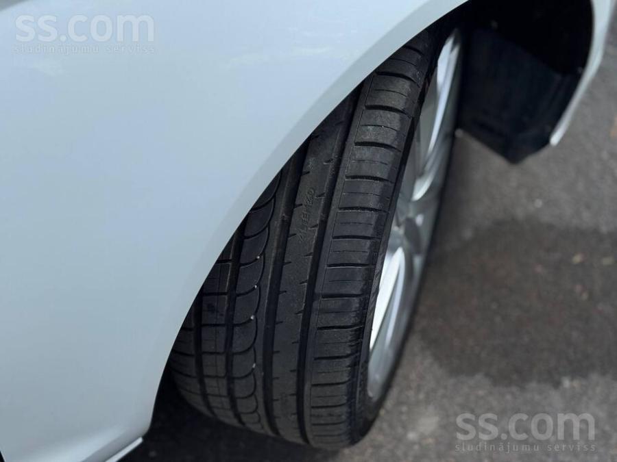 White Audi A6 2011 in Riga, with an engine capacity of 3.00 L and mileage of 297 thousand km for 7950 €, photo 14 on AUTOMOTO.COM.LV