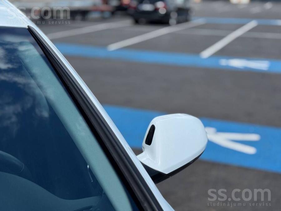 White Audi A6 2011 in Riga, with an engine capacity of 3.00 L and mileage of 297 thousand km for 7950 €, photo 15 on AUTOMOTO.COM.LV