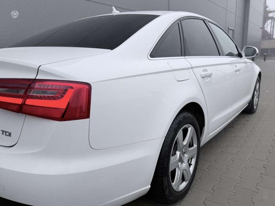 White Audi A6 2012 in Vilnius, with an engine capacity of 0.00 L and mileage of 356 thousand km for 6900 €, photo 5 on AUTOMOTO.COM.LV