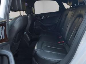 White Audi A6 2016 in Vilnius, with an engine capacity of 3.00 L and mileage of 184 thousand km for 15999 €, photo 12 on AUTOMOTO.COM.LV