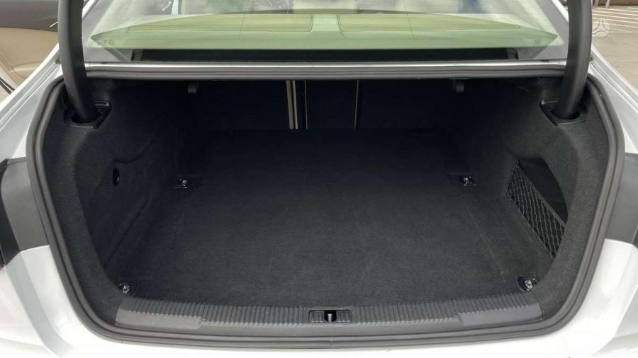 White Audi A6 2016 in Vilnius, with an engine capacity of 1.98 L and mileage of 96 thousand km for 11950 €, photo 15 on AUTOMOTO.COM.LV