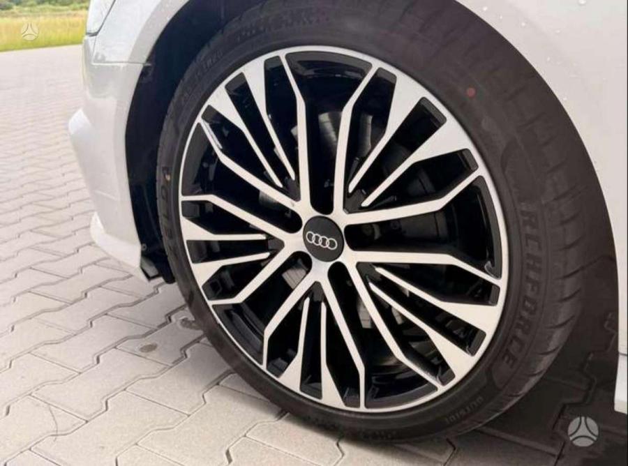 White Audi A6 2017 in Siauliai, with an engine capacity of 3.00 L and mileage of 233 thousand km for 15999 €, photo 7 on AUTOMOTO.COM.LV