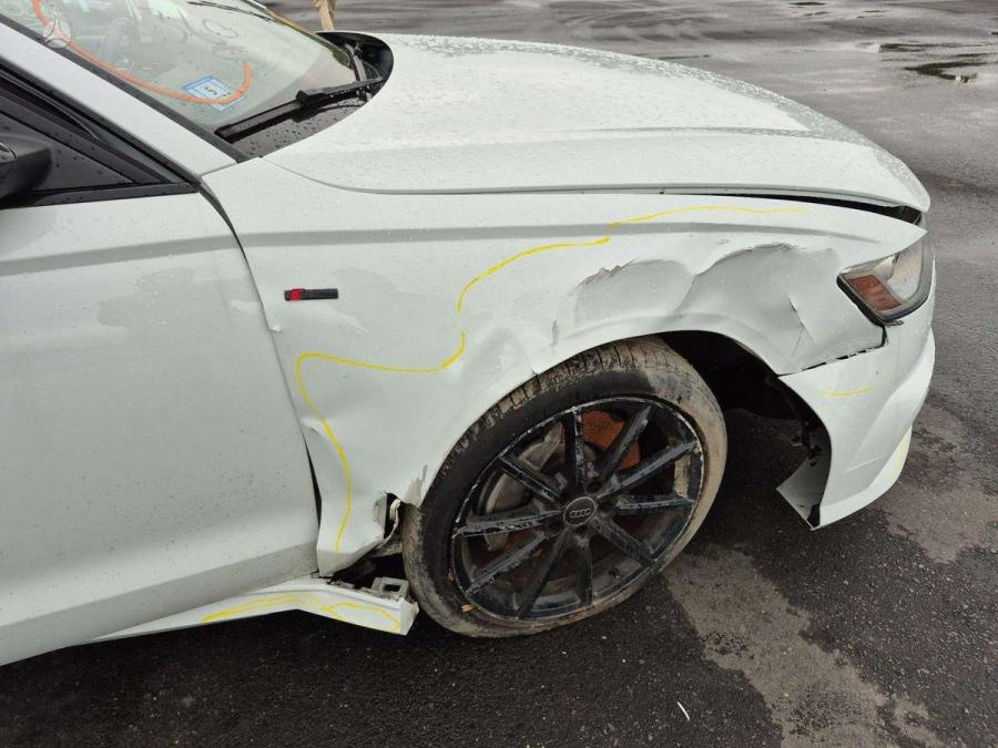 White Audi A6 2018 in Vilnius, with an engine capacity of 2.00 L and mileage of 150 thousand km for 8500 €, photo 9 on AUTOMOTO.COM.LV