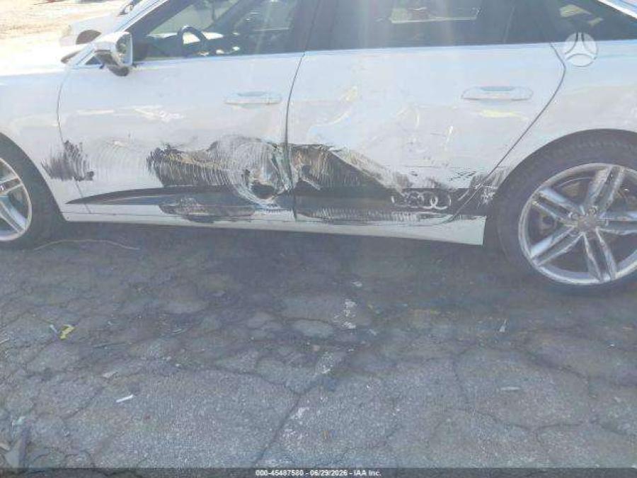White Audi A6 2019 in Klaipeda, with an engine capacity of 2.00 L and mileage of 103 thousand km for 10900 €, photo 25 on AUTOMOTO.COM.LV