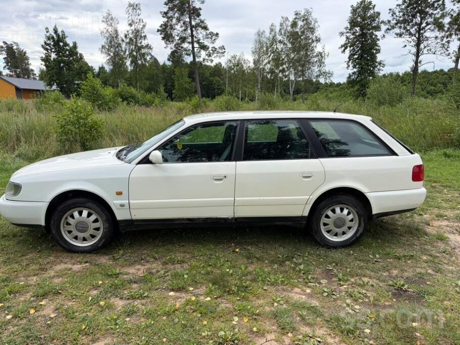 Белый Ауди А6 1996 в Рига, объемом двигателя 2.50 л и пробегом 320 тыс. км за 1650 €, фото 1 на AUTOMOTO.COM.LV