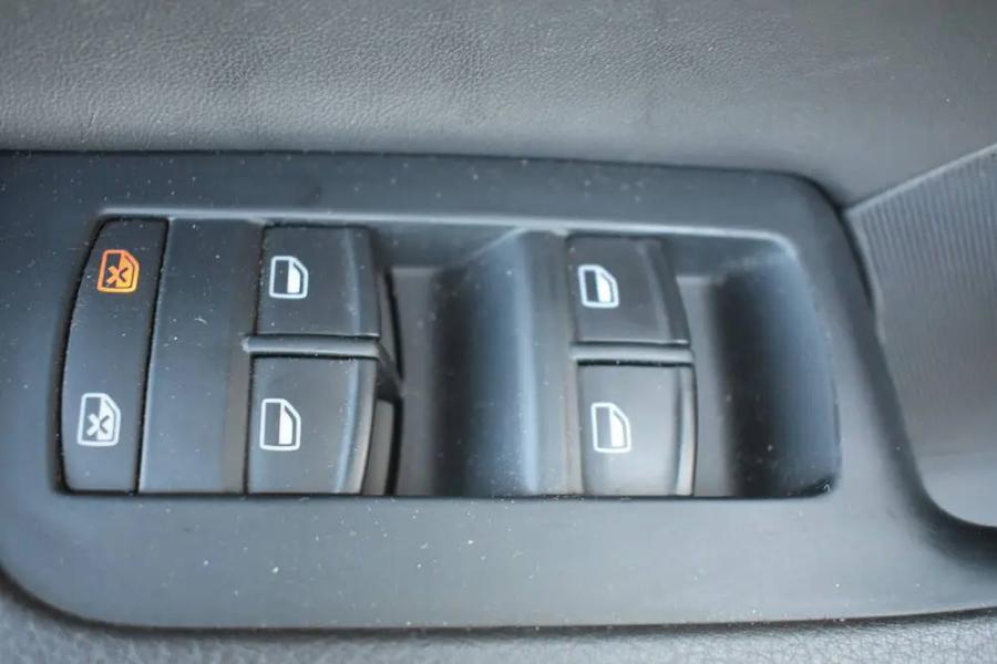 Balts Audi A6 2008 Talsi, ar dzinēja tilpumu 2.00 L un nobraukumu 205 tūkst. km par 6000 €, foto 12 vietnē AUTOMOTO.COM.LV