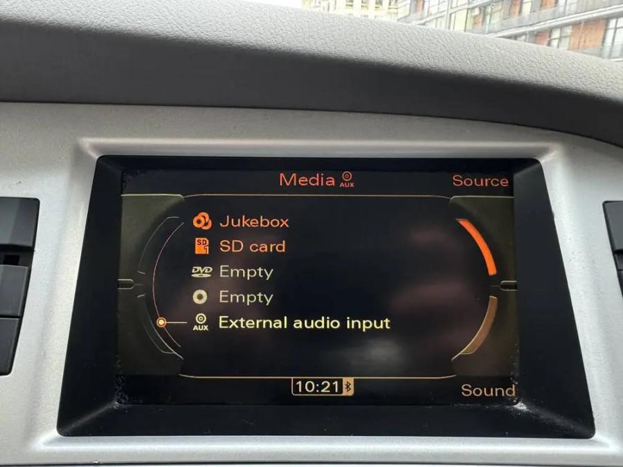 White Audi A6 2009 in Riga, with an engine capacity of 3.00 L and mileage of 313 thousand km for 6990 €, photo 12 on AUTOMOTO.COM.LV