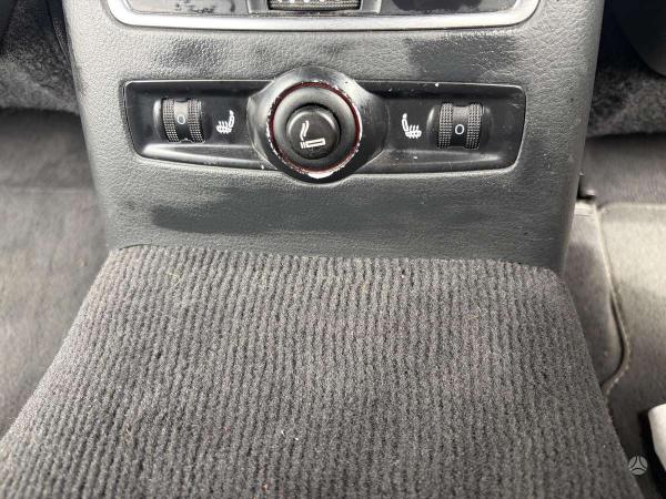 White Audi A6 2009 in Vilnius, with an engine capacity of 2.97 L and mileage of 318 thousand km for 5650 €, photo 7 on AUTOMOTO.COM.LV