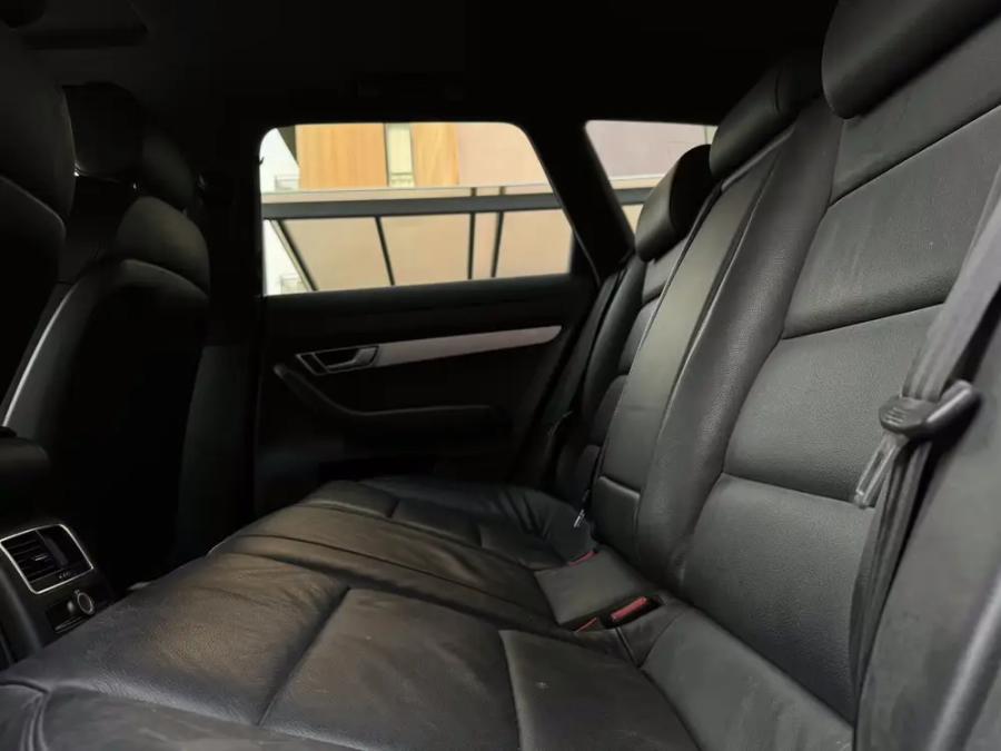 White Audi A6 2010 in Riga, with an engine capacity of 3.00 L and mileage of 311 thousand km for 5390 €, photo 14 on AUTOMOTO.COM.LV