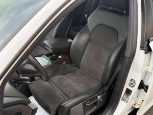 White Audi A6 2010 in Vilnius, with an engine capacity of 2.97 L and mileage of 282 thousand km for 6650 €, photo 18 on AUTOMOTO.COM.LV