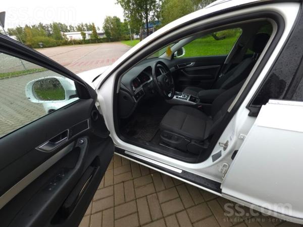 White Audi A6 2010 in Jelgava, with an engine capacity of 2.70 L and mileage of 294 thousand km for 4580 €, photo 6 on AUTOMOTO.COM.LV