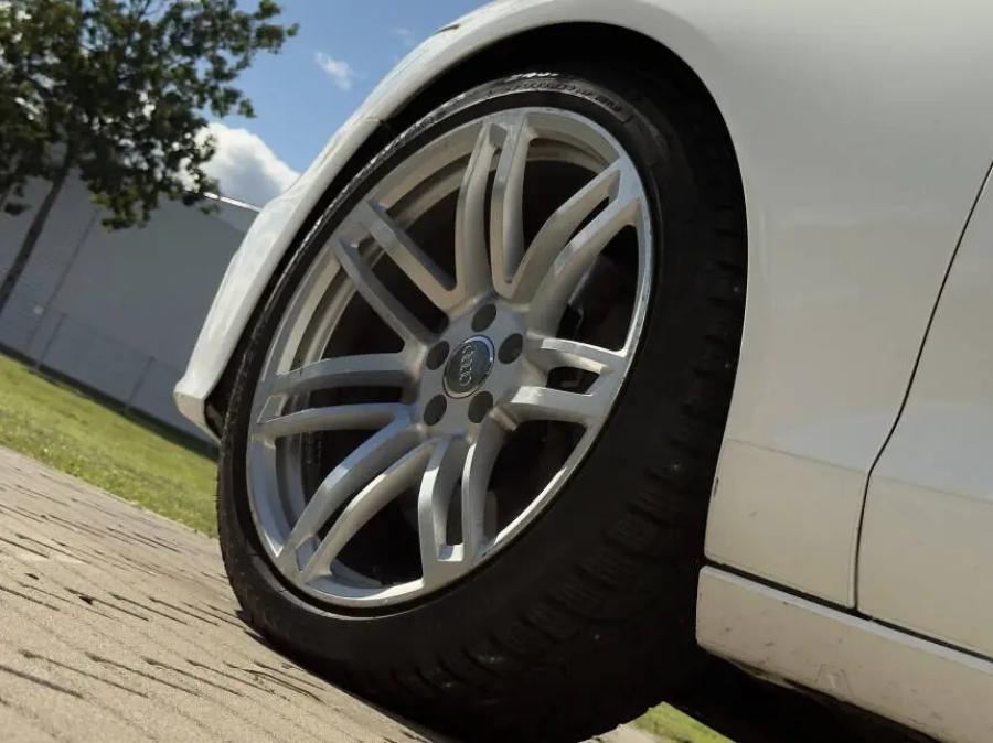White Audi A6 2012 in Riga, with an engine capacity of 3.00 L and mileage of 338 thousand km for 9150 €, photo 10 on AUTOMOTO.COM.LV