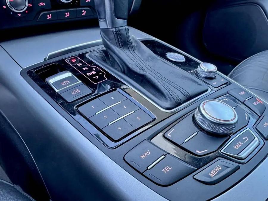 White Audi A6 2012 in Rezekne, with an engine capacity of 2.00 L and mileage of 190 thousand km for 9200 €, photo 13 on AUTOMOTO.COM.LV