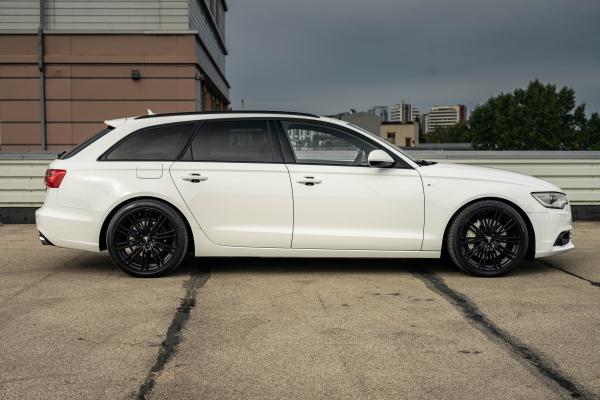 White Audi A6 2012 in Riga, with an engine capacity of 3.00 L and mileage of 255 thousand km for 12990 €, photo 7 on AUTOMOTO.COM.LV
