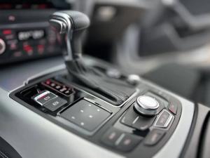 White Audi A6 2013 in Riga, with an engine capacity of 3.00 L and mileage of 249 thousand km for 11950 €, photo 24 on AUTOMOTO.COM.LV