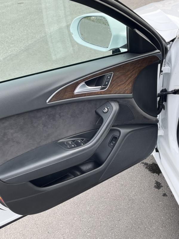Balts Audi A6 2013 Mardu, ar dzinēja tilpumu 3.00 L un nobraukumu 217 tūkst. km par 13700 €, foto 3 vietnē AUTOMOTO.COM.LV