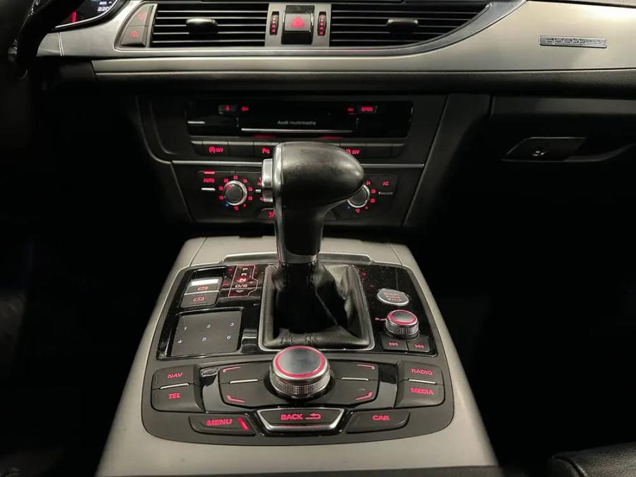 White Audi A6 2013 in Jurmala, with an engine capacity of 3.00 L and mileage of 250 thousand km for 8950 €, photo 38 on AUTOMOTO.COM.LV