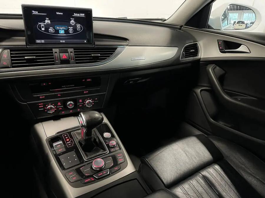 White Audi A6 2013 in Jurmala, with an engine capacity of 3.00 L and mileage of 250 thousand km for 8950 €, photo 52 on AUTOMOTO.COM.LV