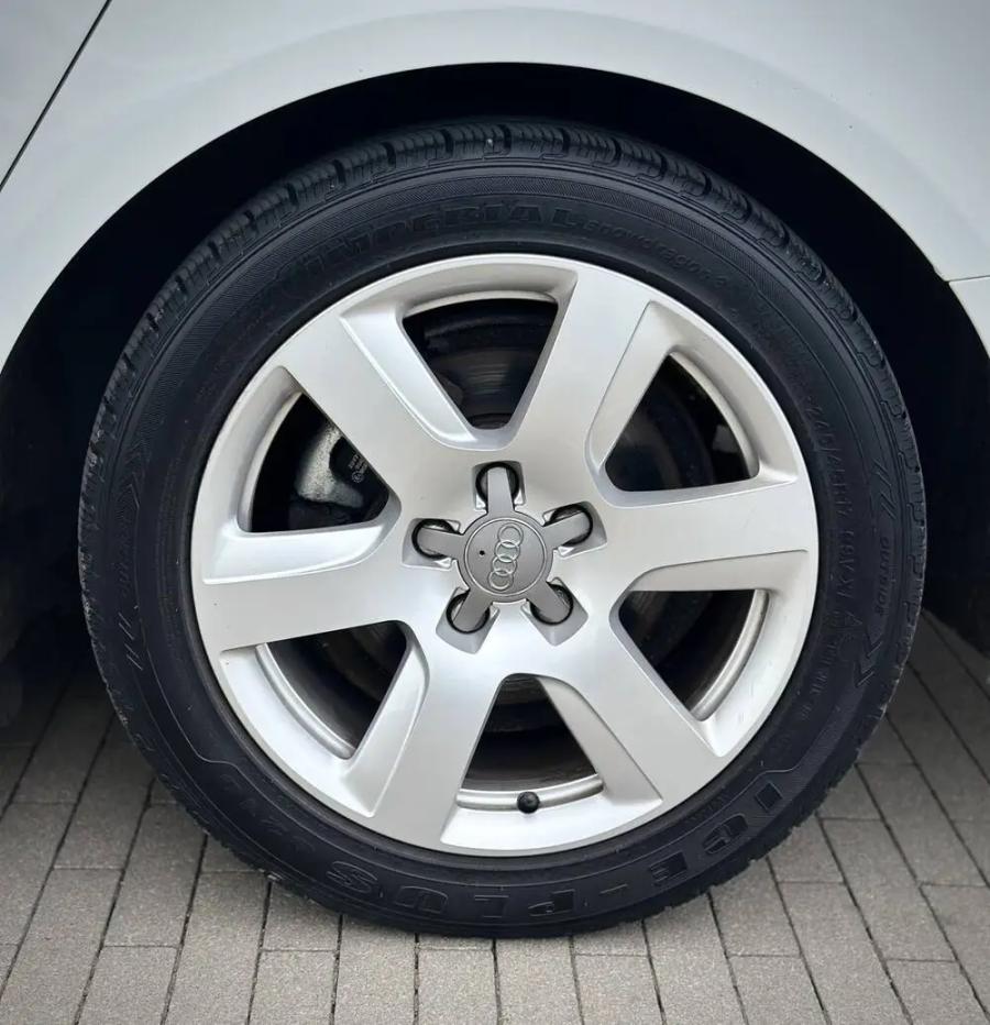 White Audi A6 2013 in Rezekne, with an engine capacity of 3.00 L and mileage of 239 thousand km for 8990 €, photo 10 on AUTOMOTO.COM.LV
