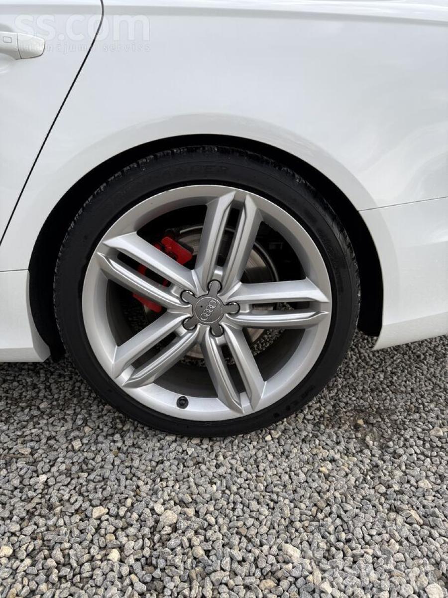 White Audi A6 2013 in Liepaja, with an engine capacity of 3.00 L and mileage of 167 thousand km for 15800 €, photo 12 on AUTOMOTO.COM.LV