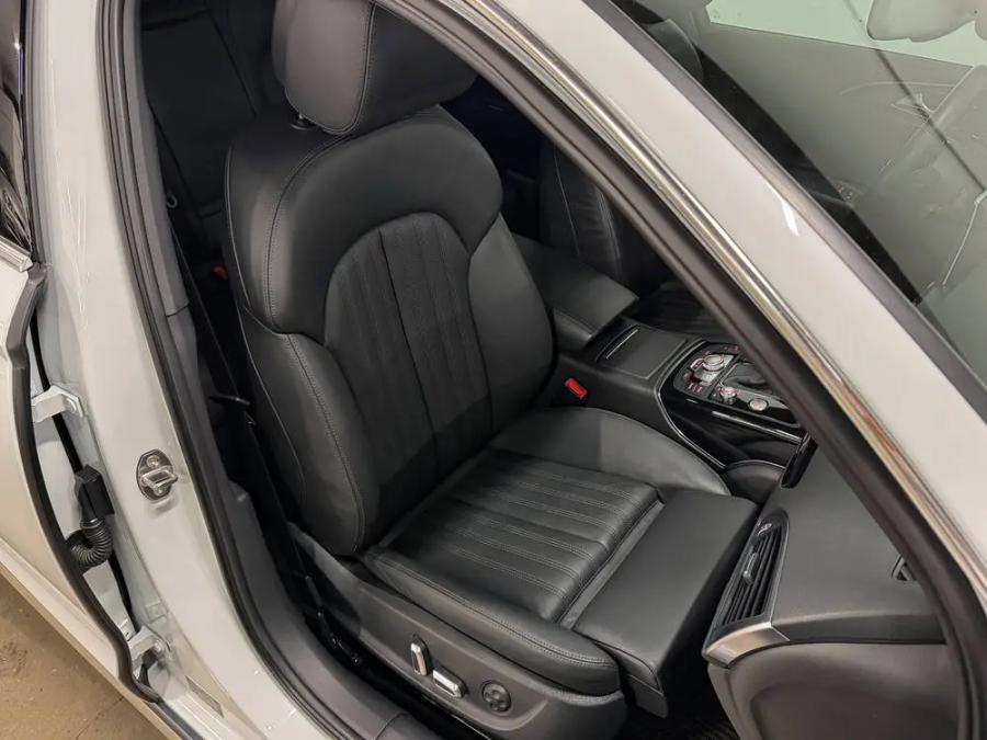 White Audi A6 2015 in Jurmala, with an engine capacity of 3.00 L and mileage of 267 thousand km for 16750 €, photo 28 on AUTOMOTO.COM.LV