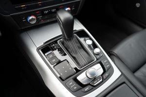 White Audi A6 2015 in Vilnius, with an engine capacity of 2.97 L and mileage of 200 thousand km for 18500 €, photo 19 on AUTOMOTO.COM.LV