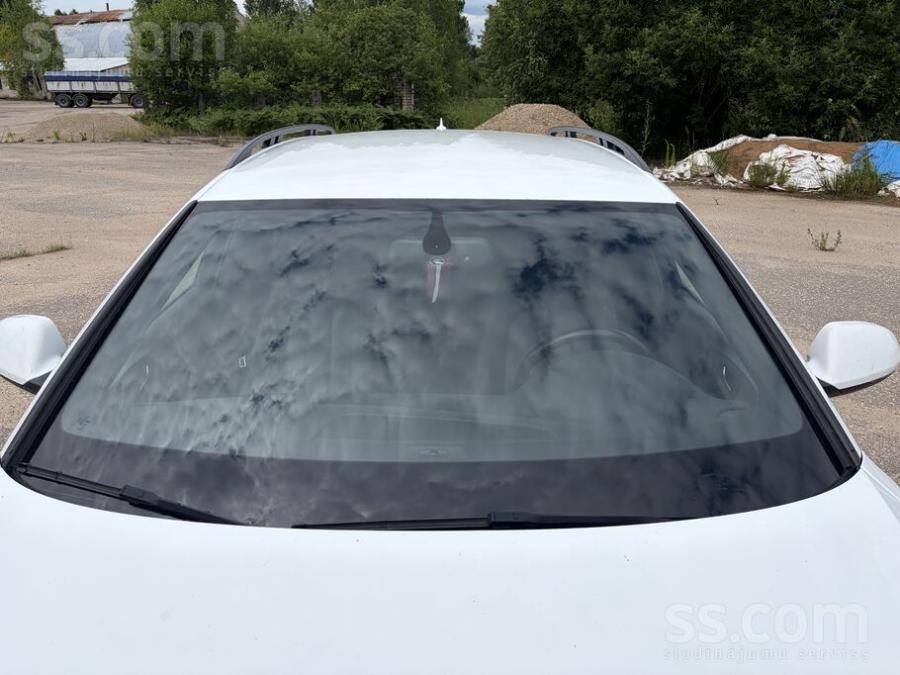 White Audi A6 2017 in Daugavpils, with an engine capacity of 3.00 L and mileage of 224 thousand km for 16990 €, photo 6 on AUTOMOTO.COM.LV