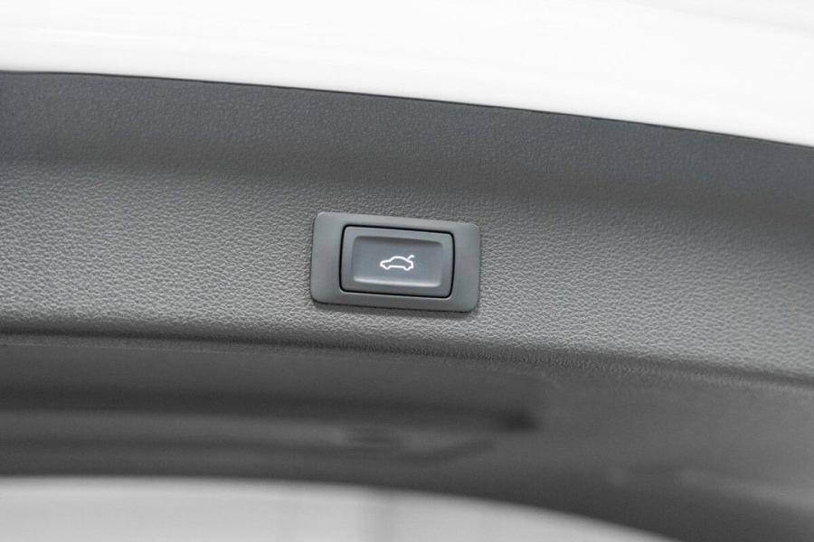Balts Audi A6 2025 Viļņa, ar dzinēja tilpumu 2.00 L un nobraukumu 17 tūkst. km par 46500 €, foto 22 vietnē AUTOMOTO.COM.LV
